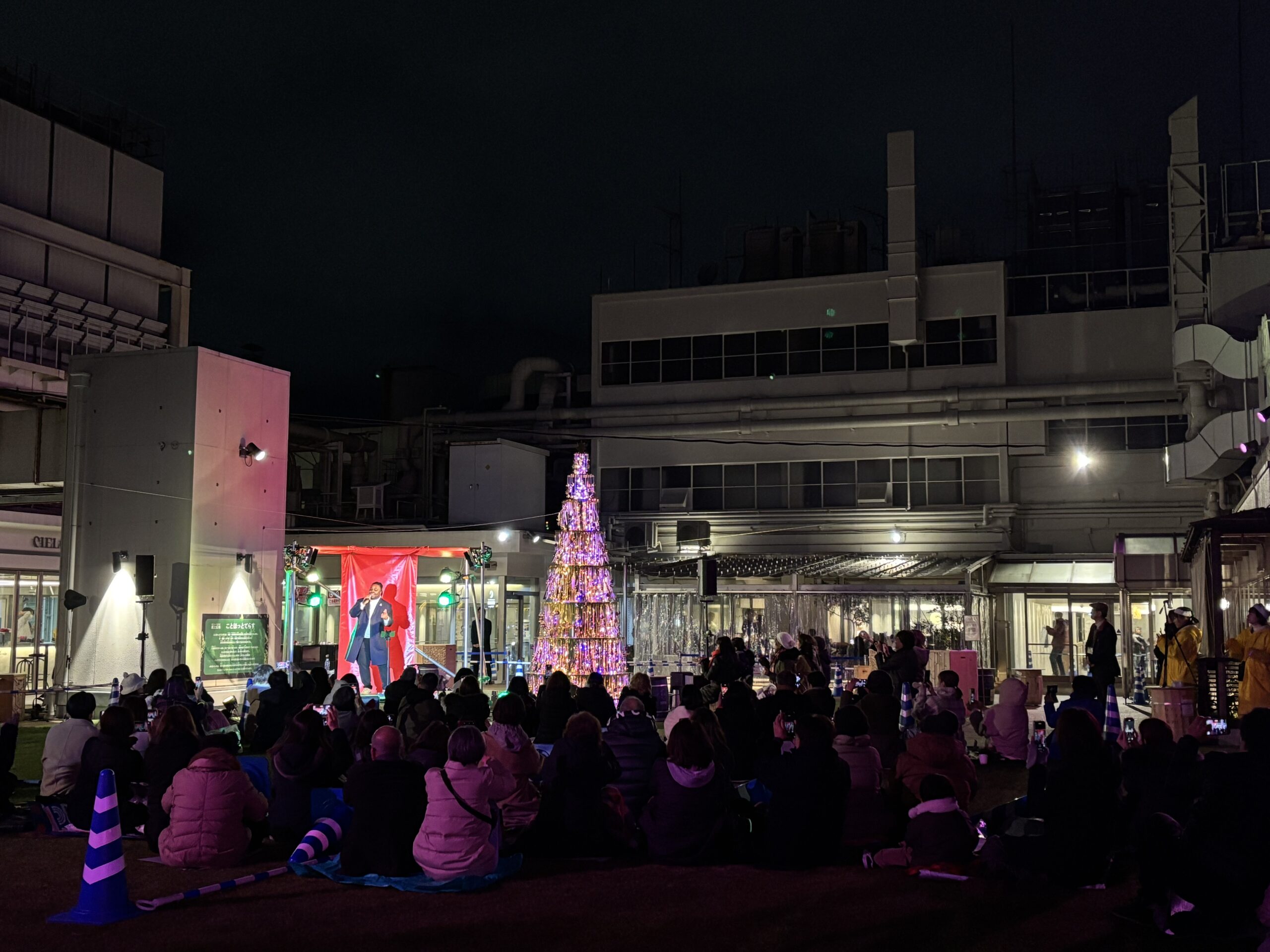 GALLERY | Chris Hart（クリス・ハート） Official Website